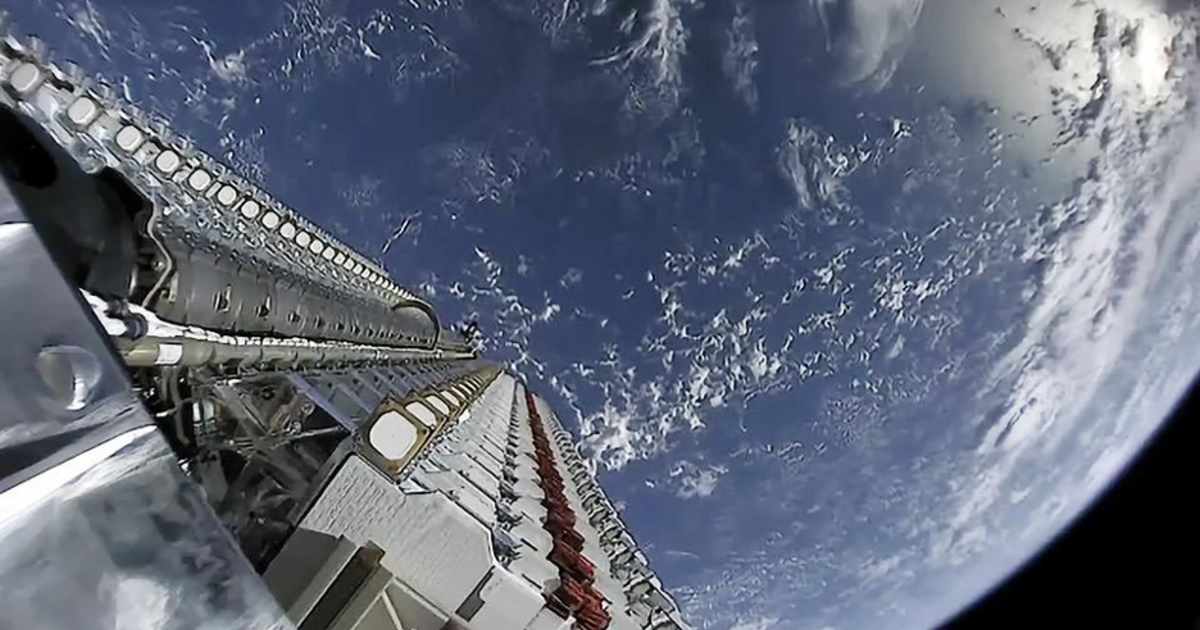 The Impact of SpaceX’s Starlink Satellites on Astronomy | Telescope Live