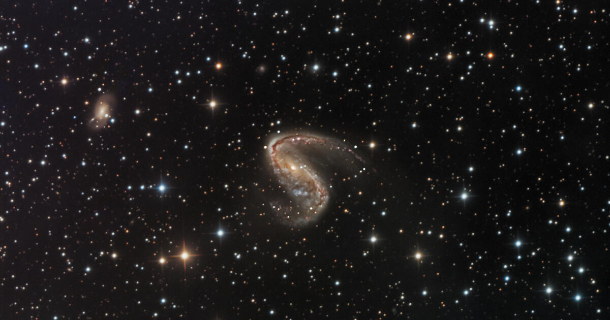 NGC 2442 - A Closer Look | Telescope Live