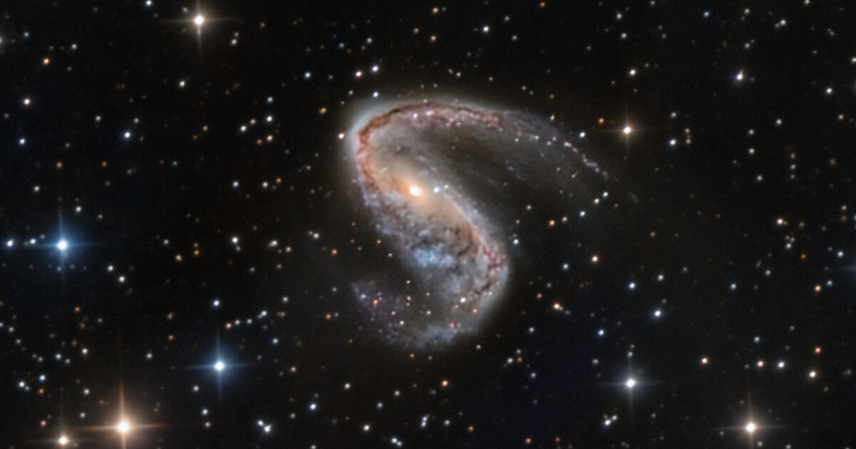 NGC 2442 - The Meathook Galaxy | Telescope Live