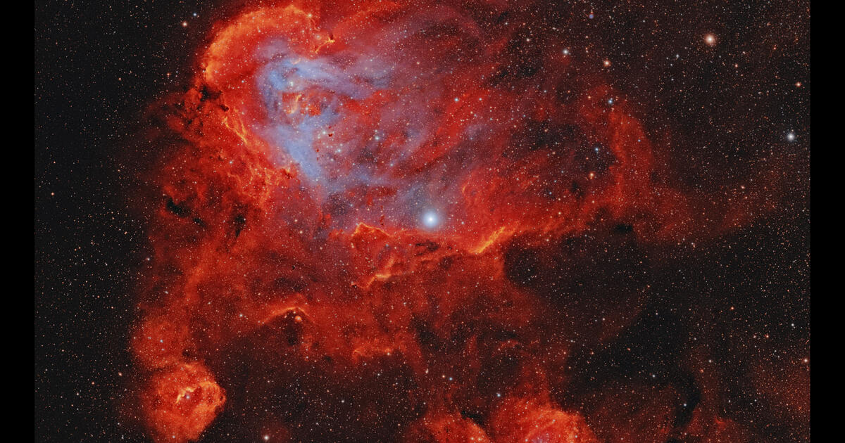 IC2944 The Running Chicken Nebula | Telescope Live