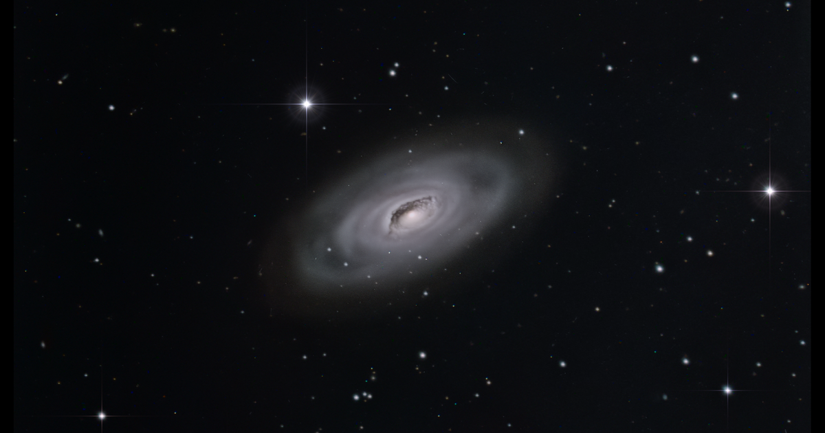 M64 Black Eye Galaxy | Telescope Live