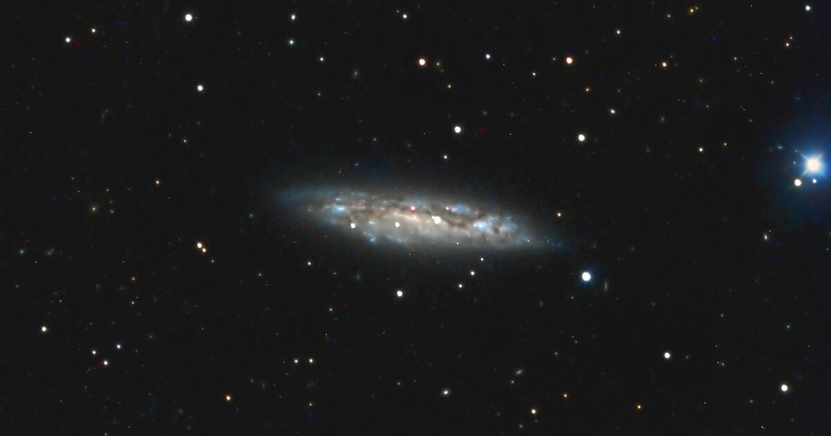 Galaxy Messier 108 in Ursa Major | Telescope Live
