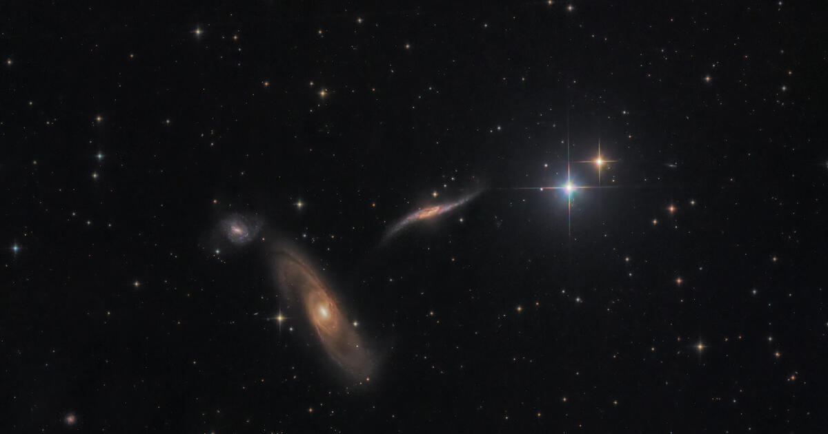 Arp 286 - Virgo trio | Telescope Live