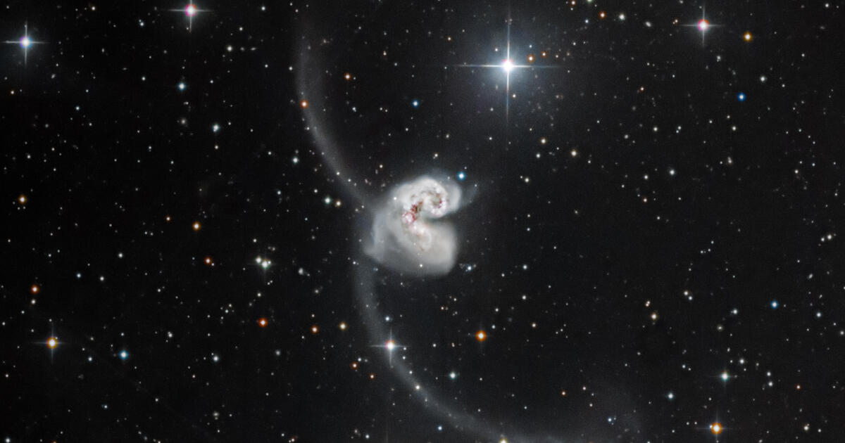 Antennae Galaxies (NGC 4038/NGC 4039) | Telescope Live