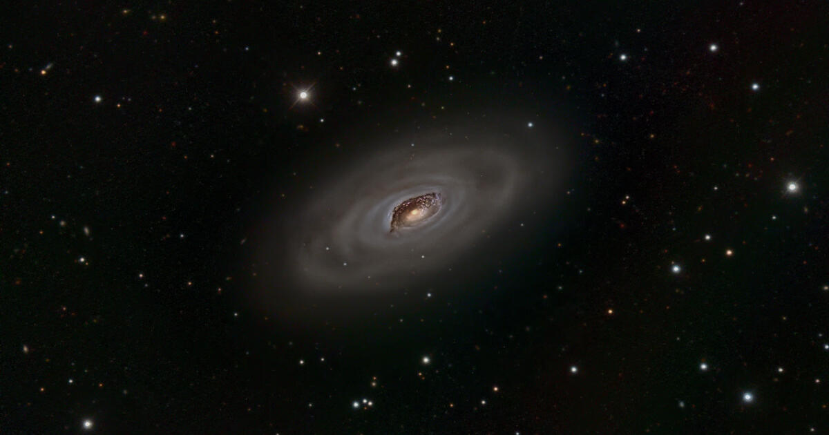 M64 The Black Eye Galaxy | Telescope Live