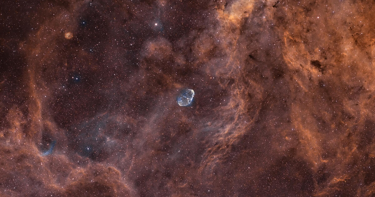 Skull in the Space | Telescope Live