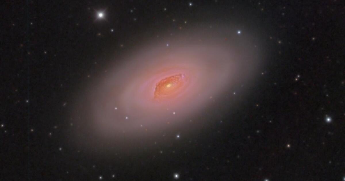 Black Eye galaxy | Telescope Live