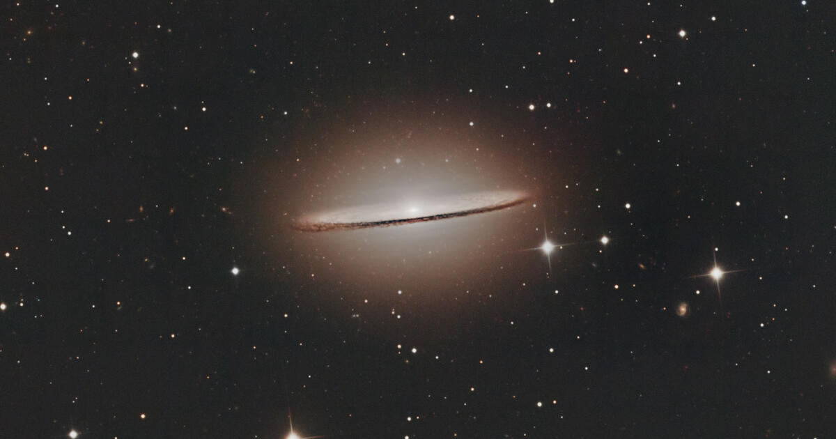 Messier 104 - Sombrero Galaxy | Telescope Live