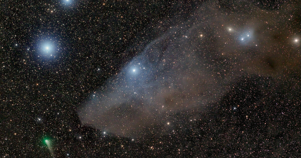 Comet C2017 K2 and IC4592 | Telescope Live