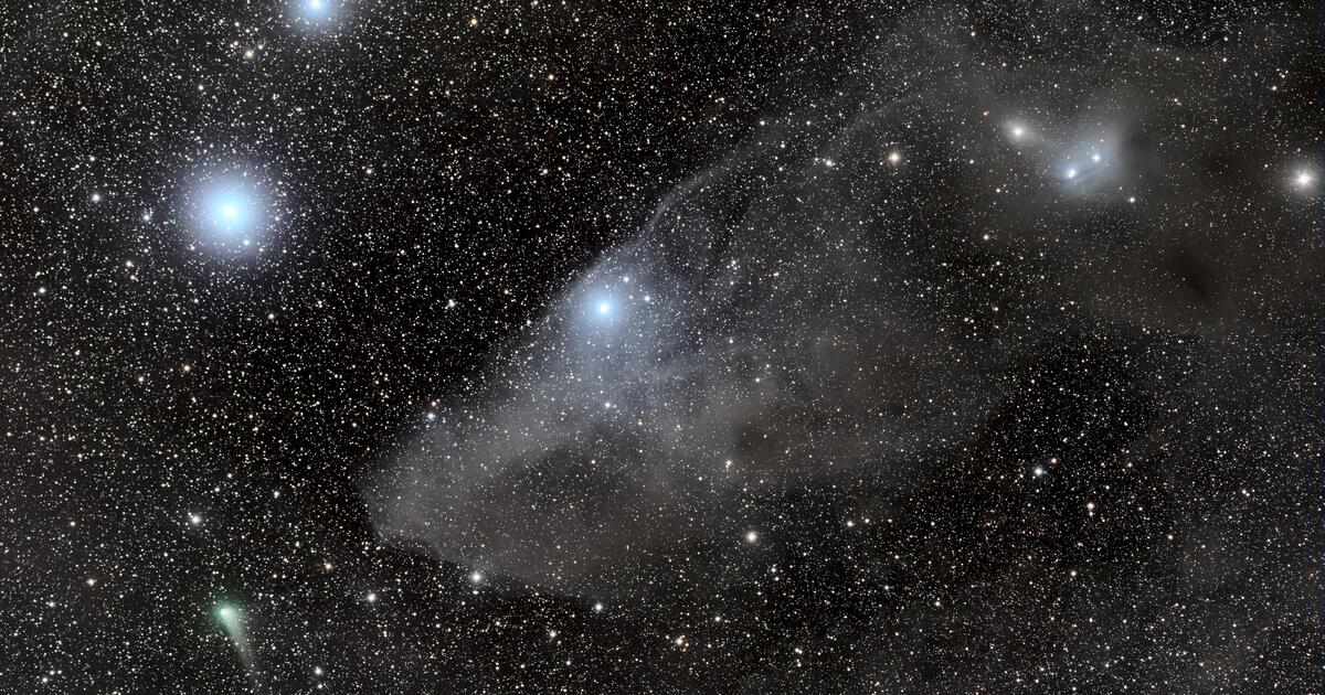 COMET C2017 K2 & IC 4592 | Telescope Live