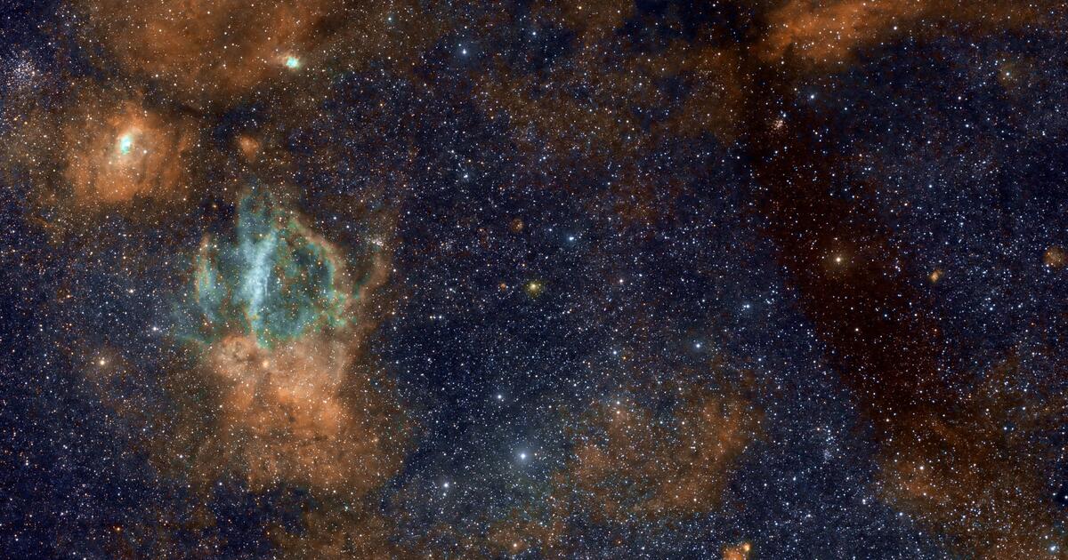 Cepheus Widefield centered on IC1470 | Telescope Live