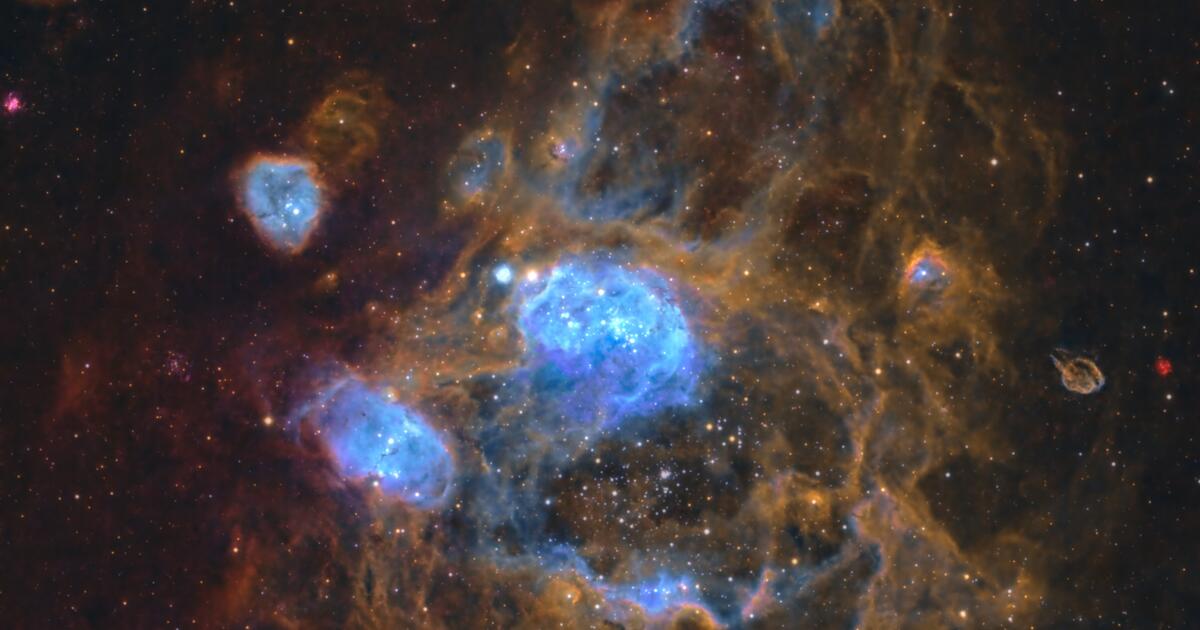 N11 Region of LMC | Telescope Live