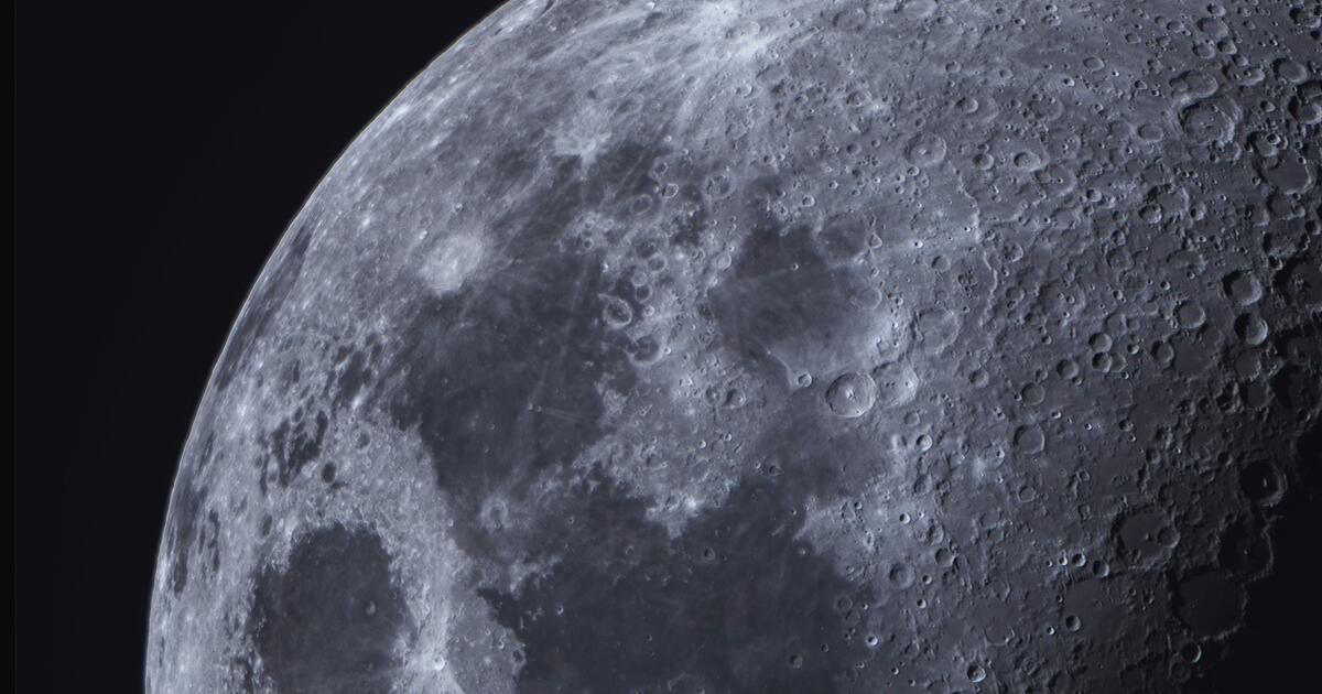 58% Moon | Telescope Live