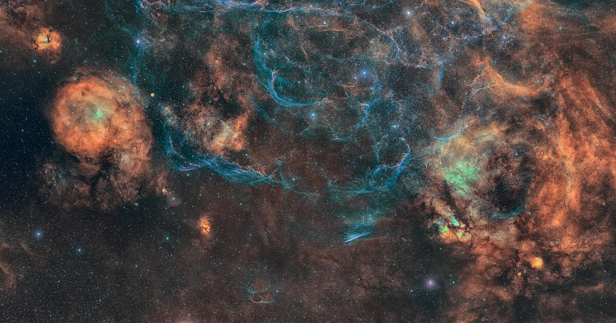 RCW - Mosaic | Telescope Live