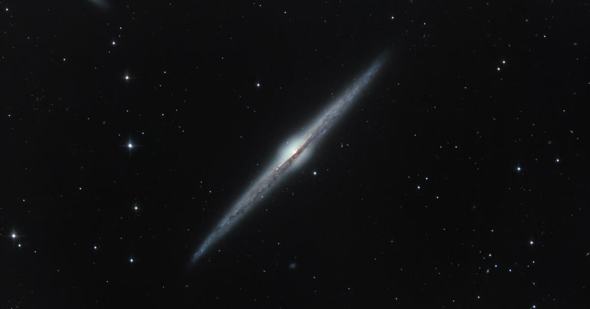 NGC 4565 | Telescope Live