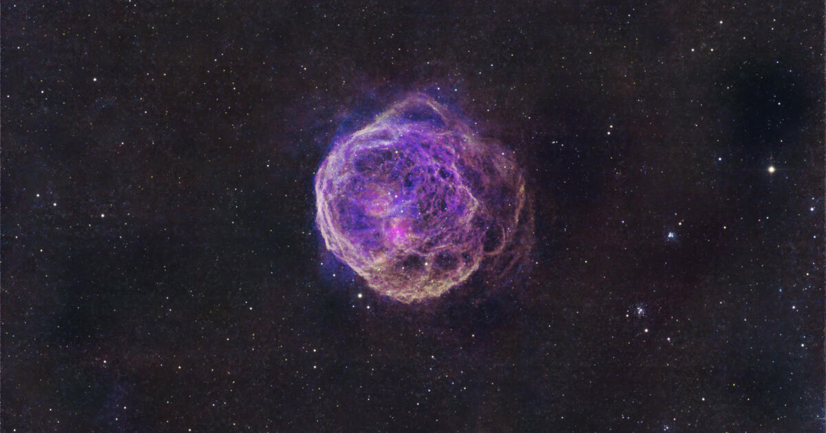 Henize 70 | Telescope Live