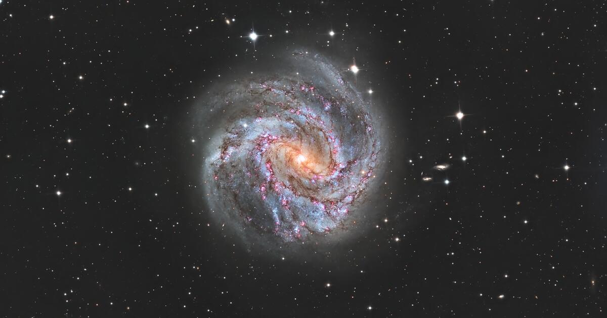 M83 | Telescope Live