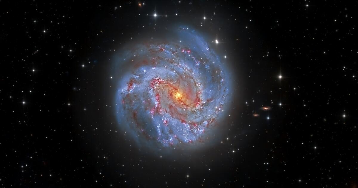 M83 | Telescope Live