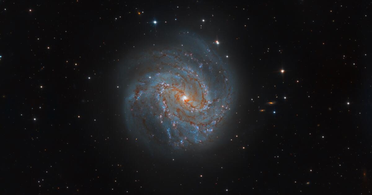 M83 | Telescope Live