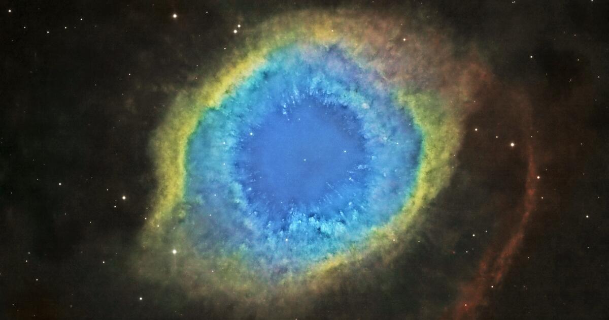 NGC 7293 - THE HELIX NEBULA - PLANETARY NEBULA | Telescope Live