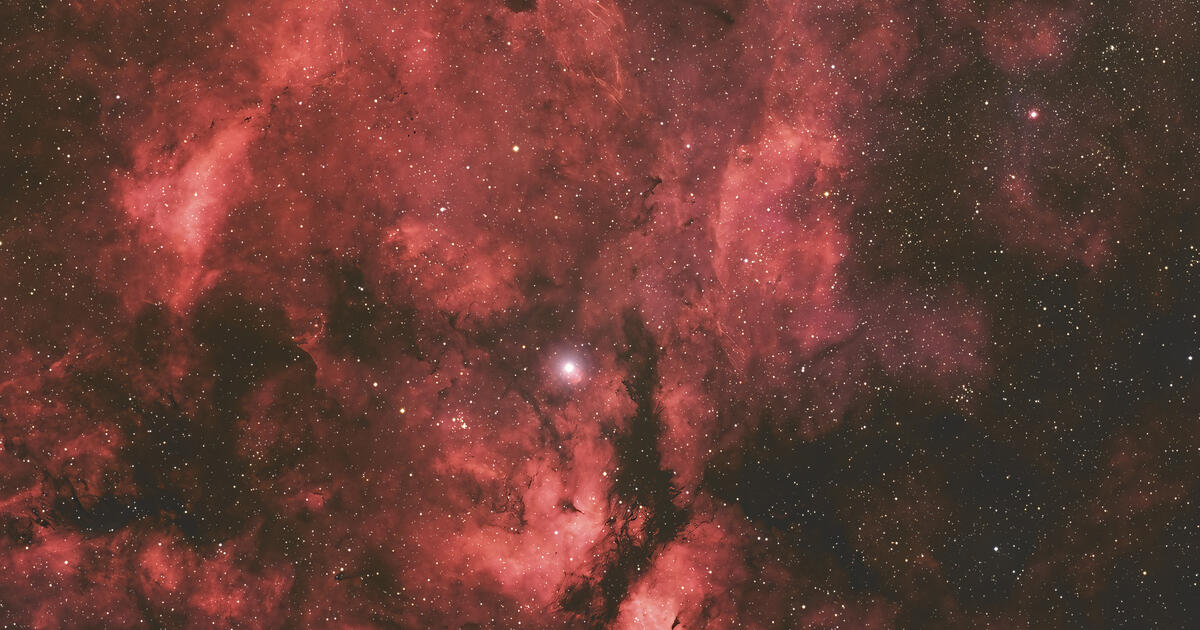 The Sadr Region (also known as IC 1318) | Telescope Live