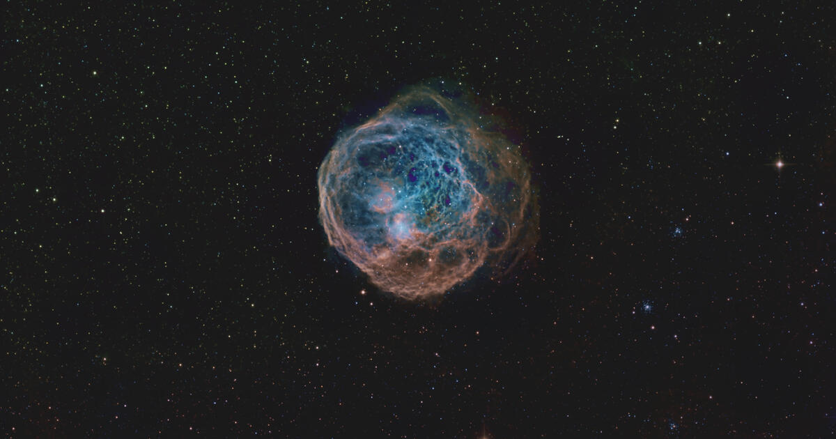 Henize 70 - superbubble in the Large Magellanic Cloud (Rework ...