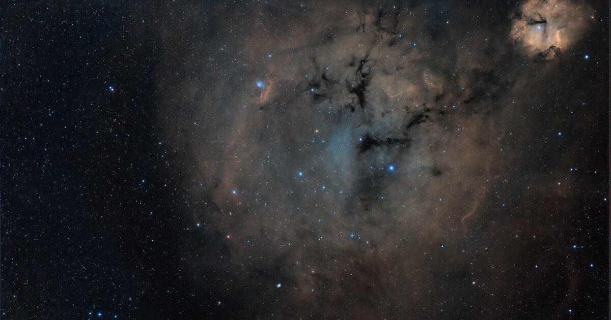 Emission Nebula RCW 27 (Gum 14) | Telescope Live