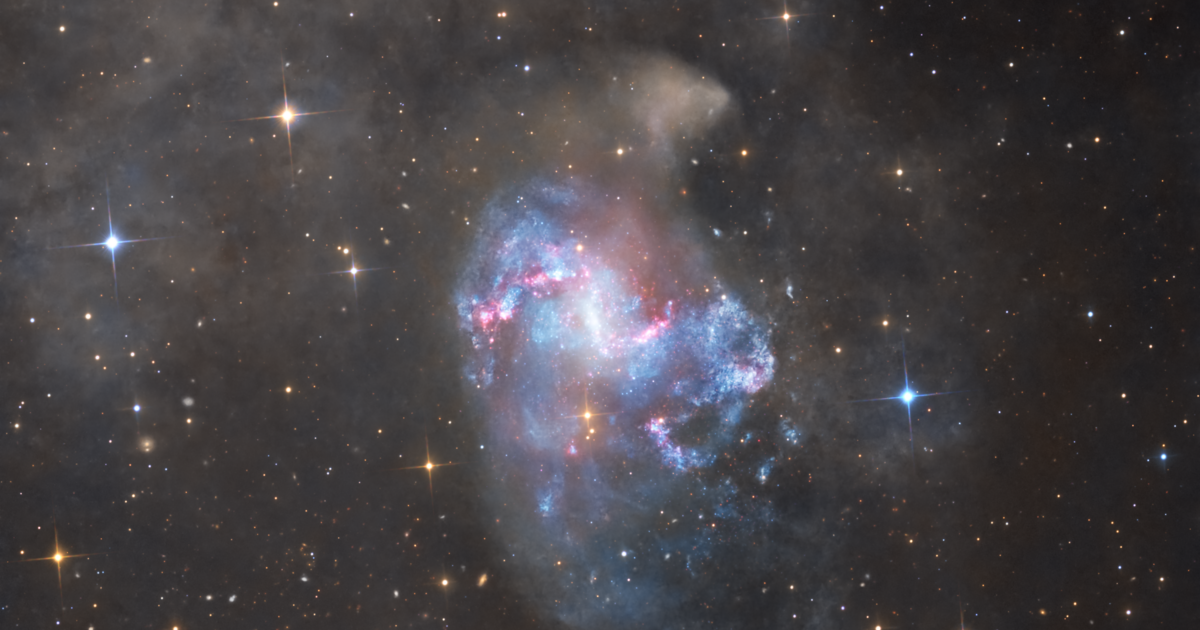 NGC 1313 - THE TOPSY TURVY GALAXY | Telescope Live