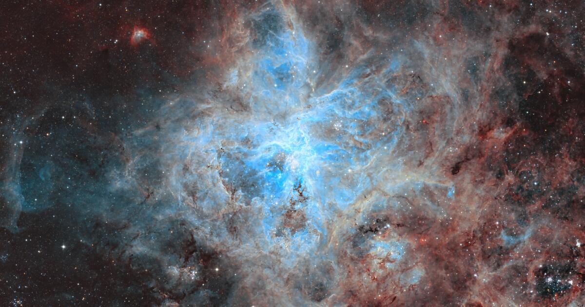 The Tarantula Nebula in narrow band filters | Telescope Live