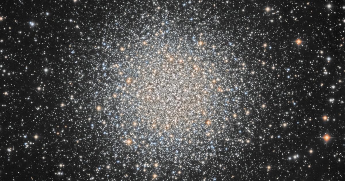 Messier 55 (NGC 6809) | Telescope Live