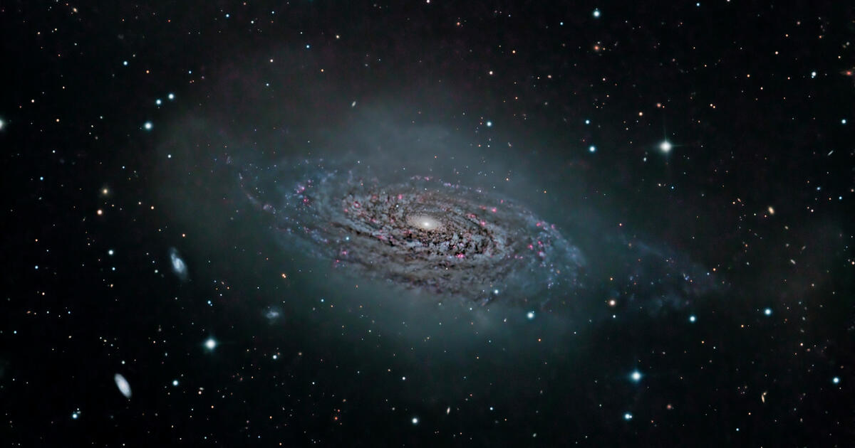 Bubble Galaxy | Telescope Live