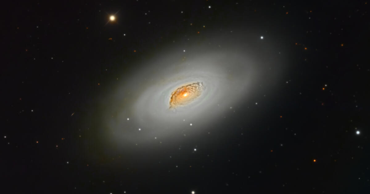 Blackeye Galaxy - Messier 64 | Telescope Live