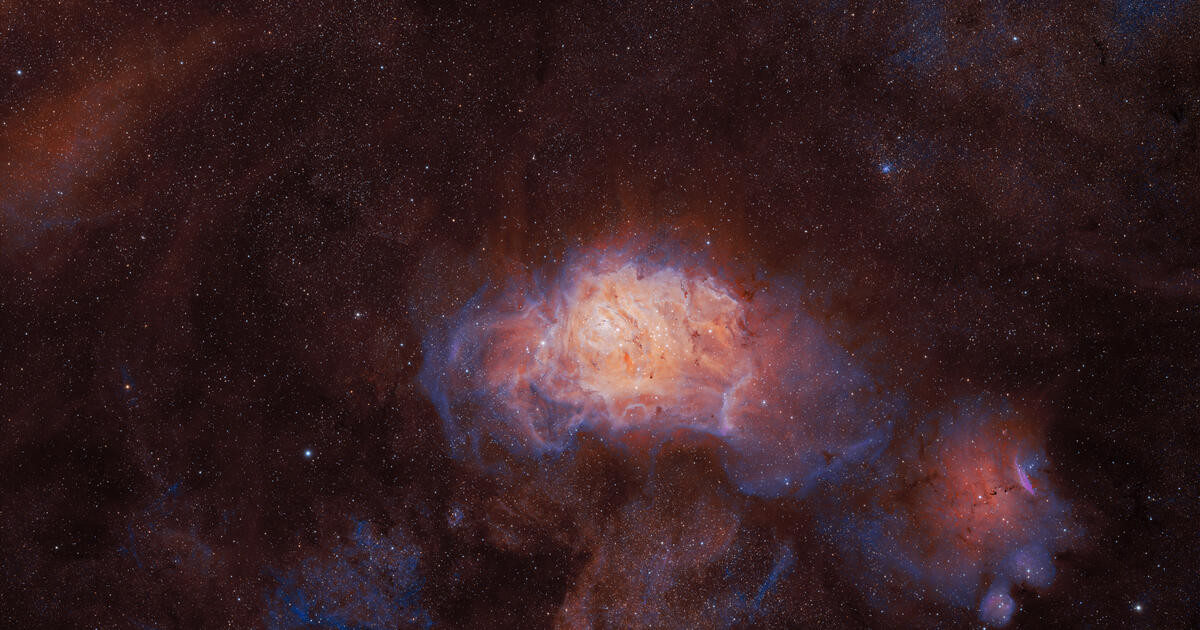 Messier 8 Widefield | Telescope Live