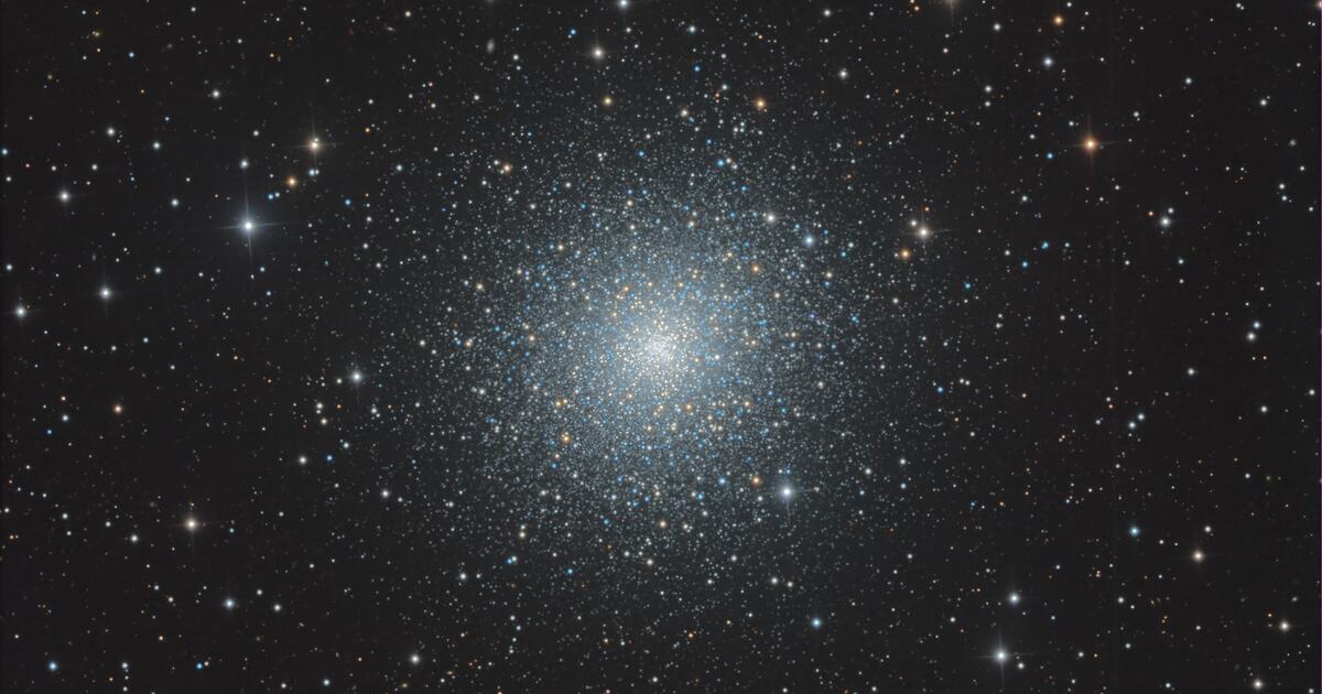 Messier 2 | Telescope Live