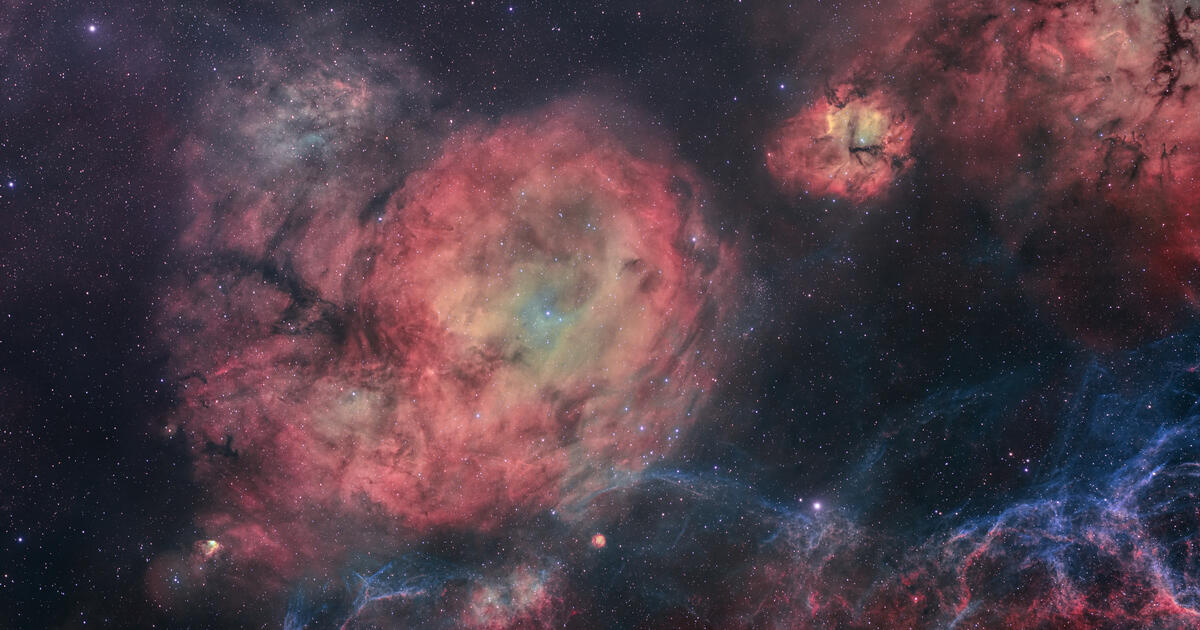 RCW-33 and friends | Telescope Live