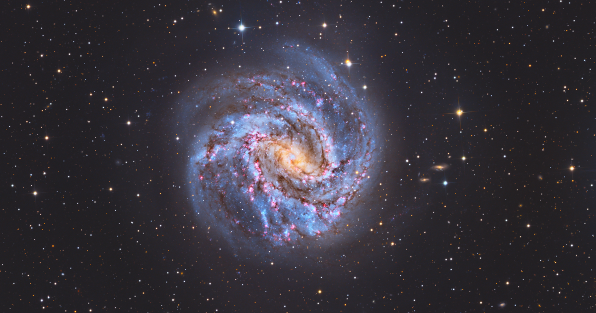 M83 | Telescope Live