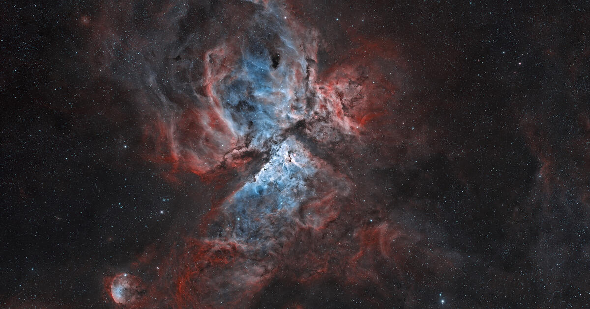 Eta Carinae nebula (HOO Tricolor blend) | Telescope Live