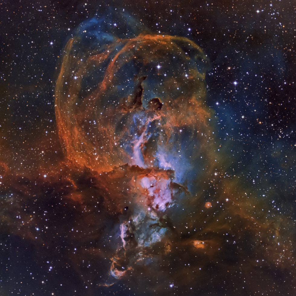 NGC 3576 - The Statue of Liberty Nebula | Telescope Live
